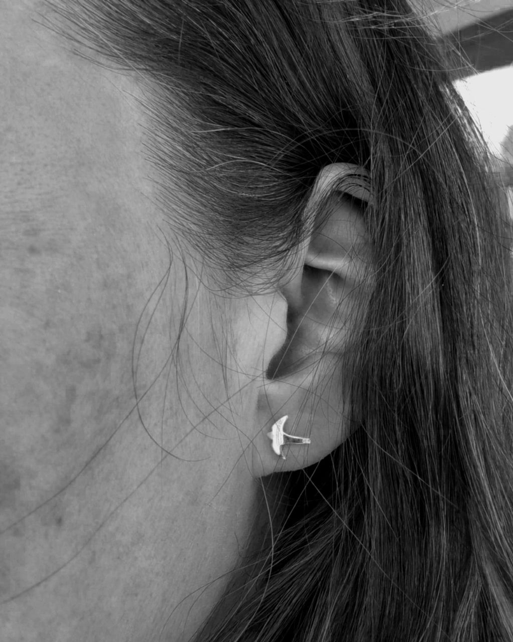 SVALA (Swallow) 18K stud earring – Guldviva Jewellery